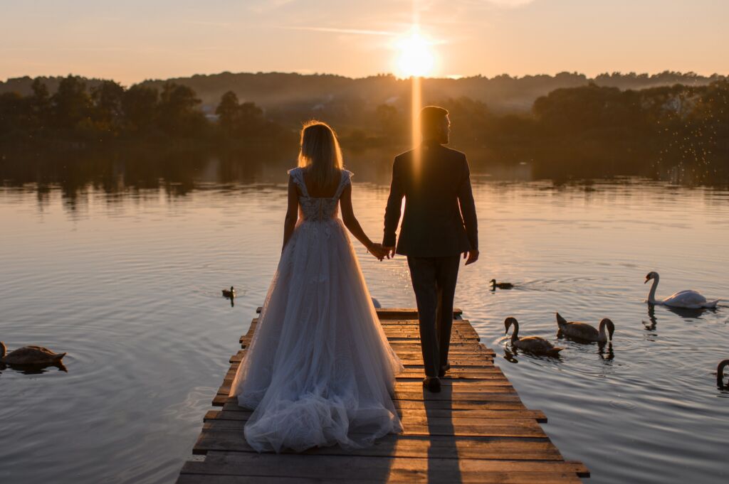 6 Tips to Seamlessly Integrate the Sunset into Your Wedding - Whitetail ...