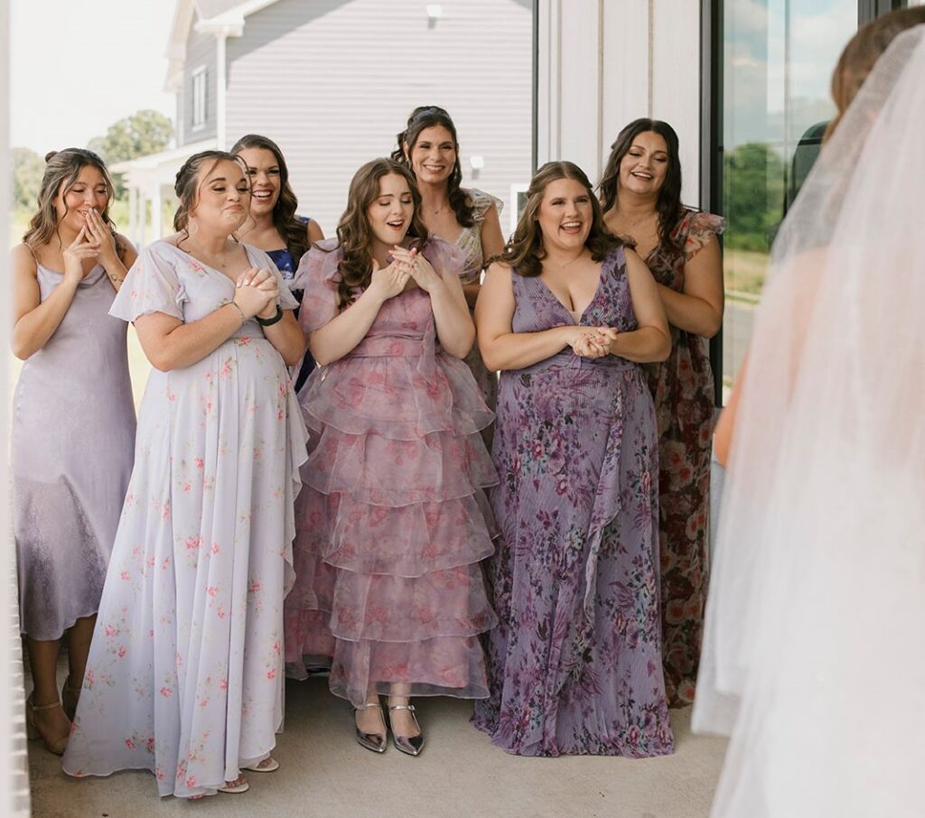 4 Best Practices for Mismatched Bridesmaid Dresses - Whitetail Wedding